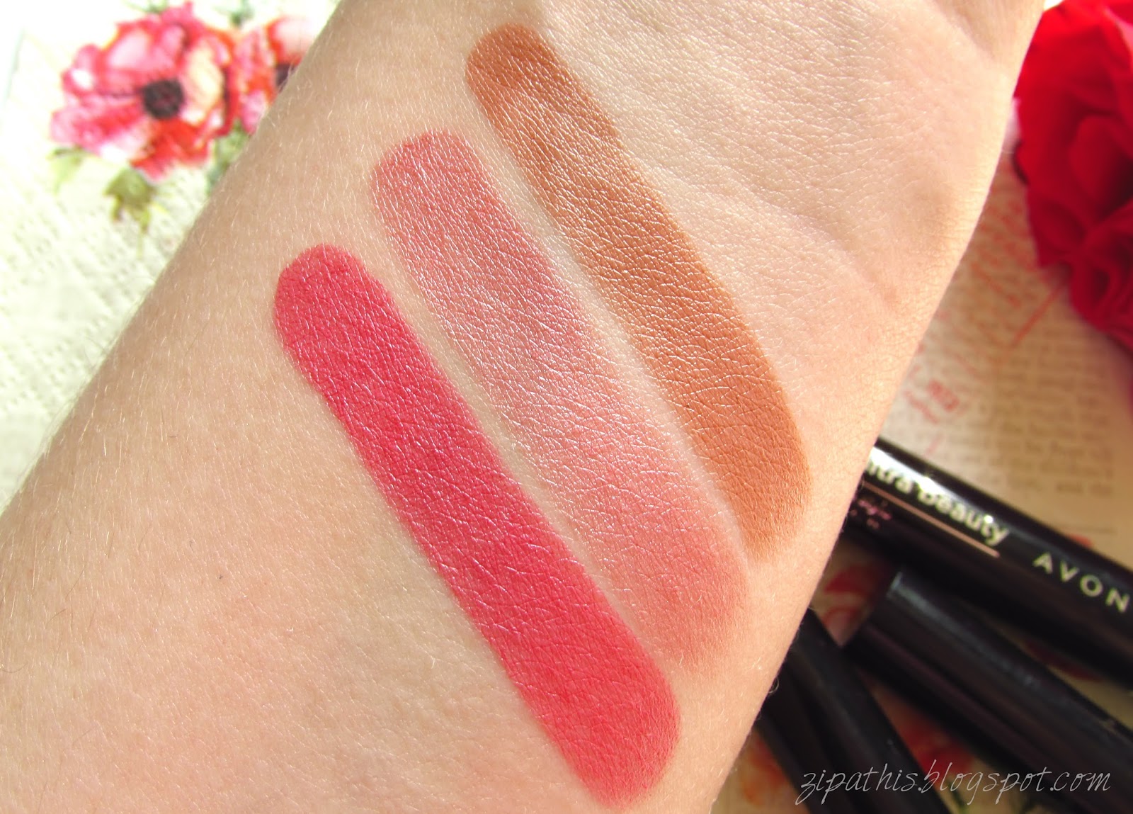 Avon Winged out mascara&Ultra Beauty lip stylo - Zipa This